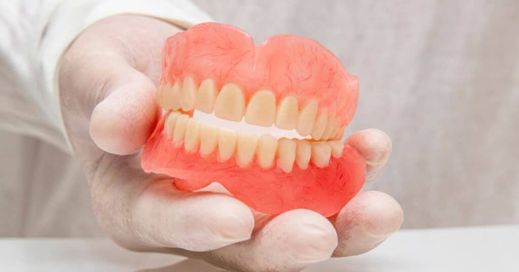 Maintaining Oral Health When Wearing Dentures